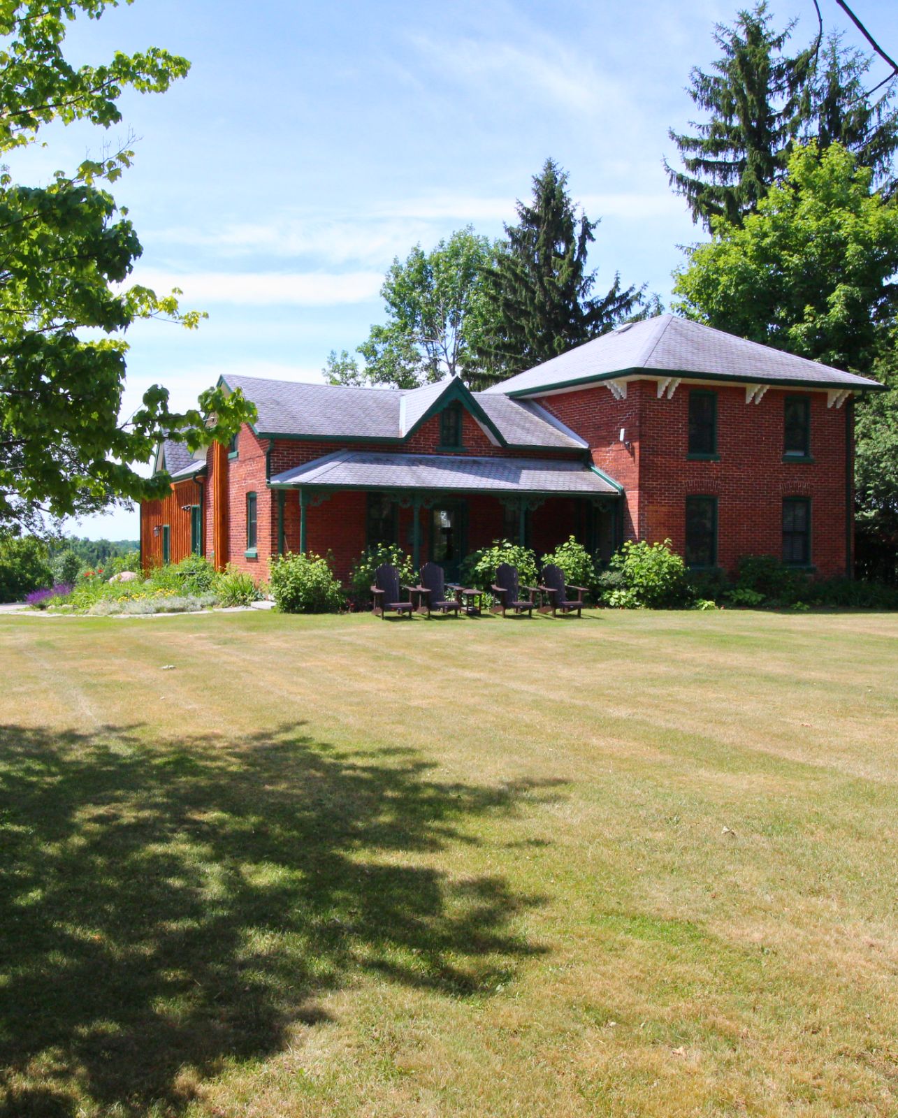 Farmhouse - Ste. Anne’s Spa